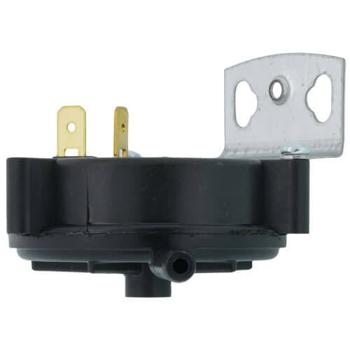 B1370126 - Goodman-Amana B1370126 - Pressure Switch (-0.40" WC), B1370126